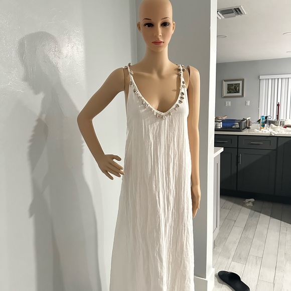 Zara | Dresses | Zara White Garmen | Poshmark